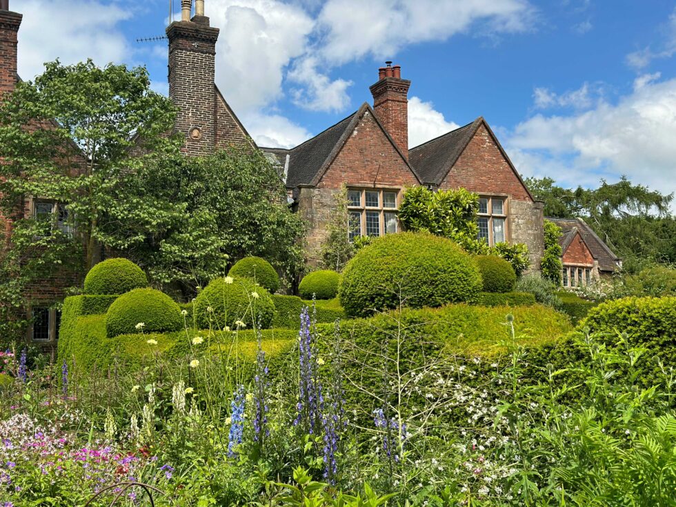 Felley Priory Garden - Sisley Garden Tours
